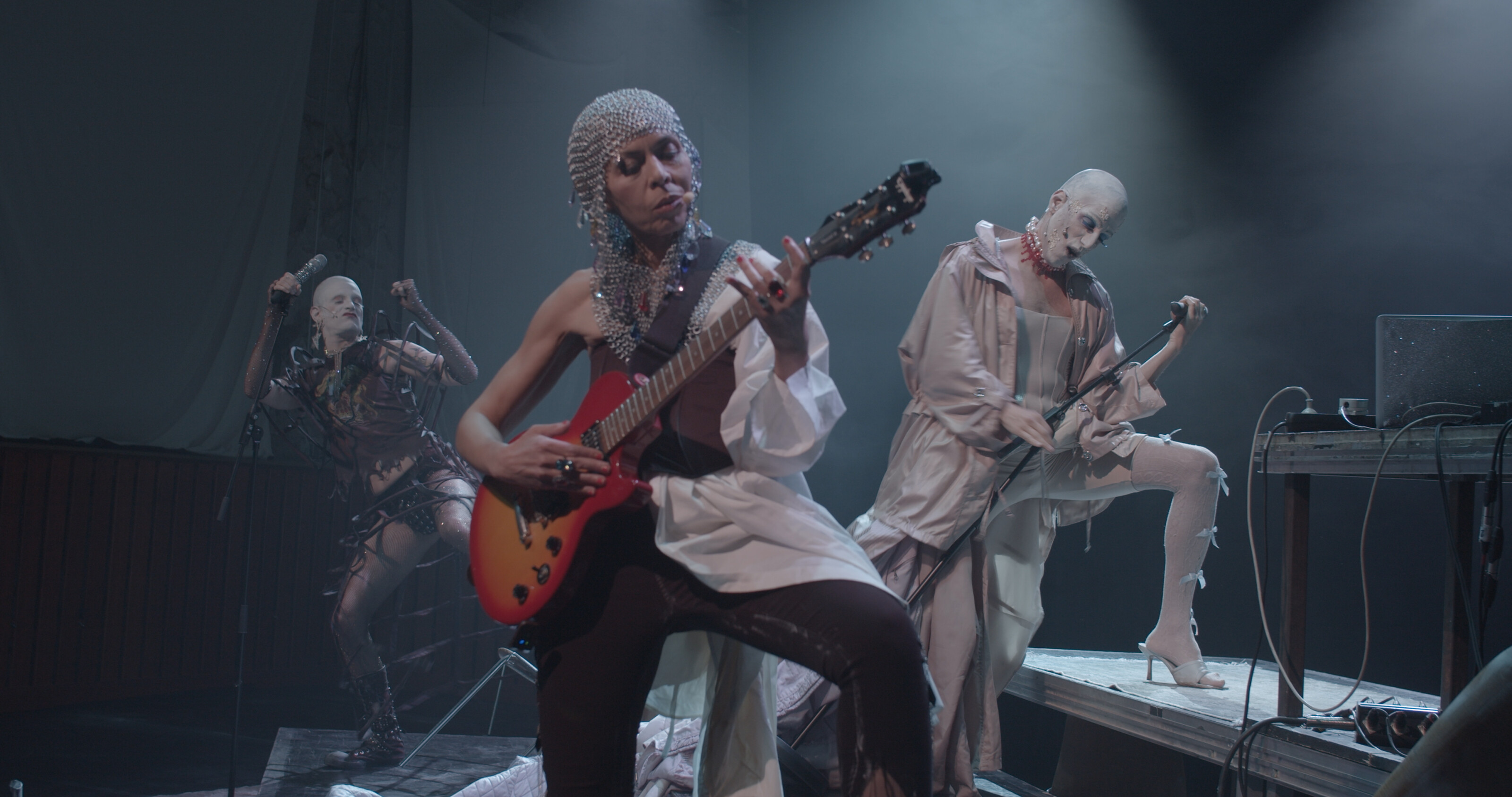 Anne Welenc — QUEENS